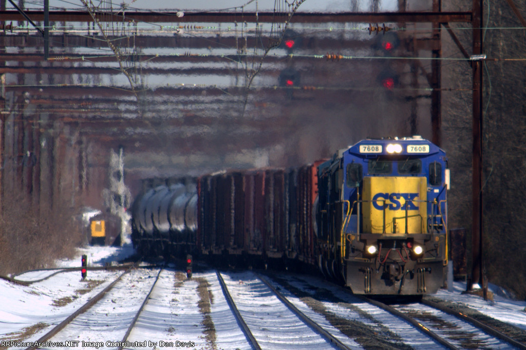 CSX C40-8 7608 leads Q301-30